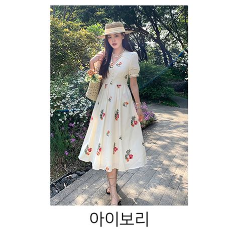 자수 플라워 브이넥 퍼프 원피스