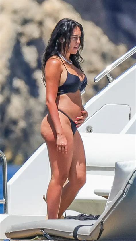 Georgina Rodríguez Sus Primeras Fotos En Bikini Tras Dar A Luz Hace