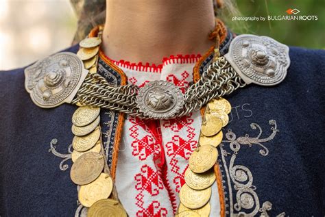 Българските корени ЖЕНСКА СУКМАНЕНА НОСИЯ с Ситово общ Родопи края ХІХ началото на ХХ