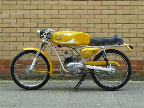 Black And White Garage 1966 Itom Astor 4m