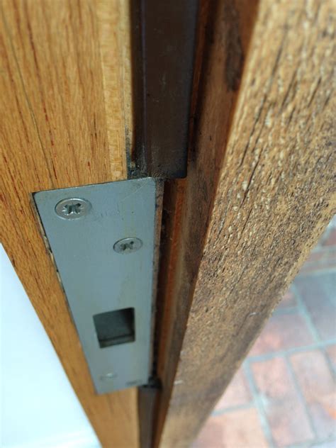 Seal Missing Around Door Random Hacks σx