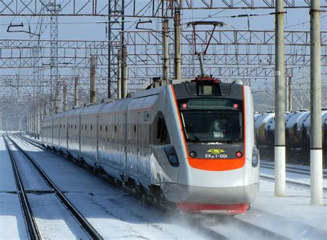 Скоростной поезд сломался на полпути из Киева в Запорожье | Шарий.net