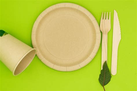 생태 판 포크 나이프 및 유리 친환경 퇴비화 일회용 및 재활용 가능한 재료 제로 플라스틱 지구를 구하고 플라스틱을 멈추십시오