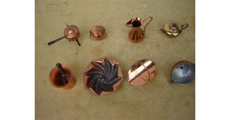 Lot De 8 Obiecte Mici Decorative Confectionate Manual Din Cupru