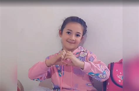 ბაკურციხის საჯარო სკოლის მოსწავლე თათია არდაზიშვილმა საყვარელ პედაგოგებს პროფესიული დღე