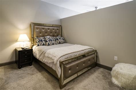 985 High Photo Gallery