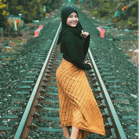 Kumpulan Foto Hijabers Ketat Part Mekka Mellia