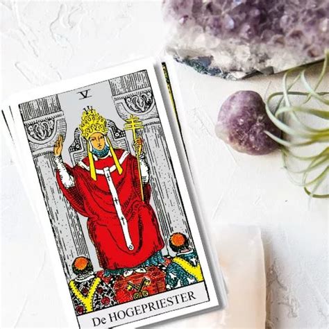 Tarotkaart Hiërofant Hogepriester Betekenis En Symboliek Over Tarot