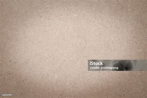 파티클보드 중간 밀도 섬유판의 거친 질감이 있는 마분지 배경 입자 프레스 나무 패널 또는 밝은 베이지색 갈색 크림 세피아 색상의 Osb 지향 스트랜드 보드 널판지에 대한