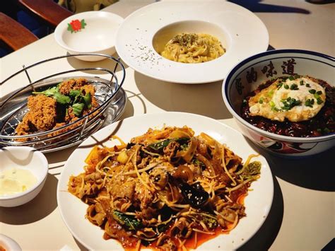 한남동 핫플 벽돌해피푸드 X 쿠티크 트러플파스타and리얼크리스피치킨 콜라보 후기 네이버 블로그