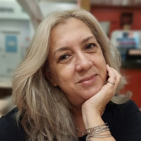 Professora Vivian Leite YouTube
