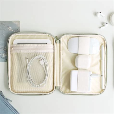 Iconic 아이코닉 오프닝 이북리더기 케이블파우치 핫트랙스