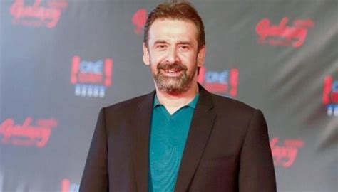 كريم عبدالعزيز يستخدم مواقع التواصل في شيء واحد Drama Movies Ramadan