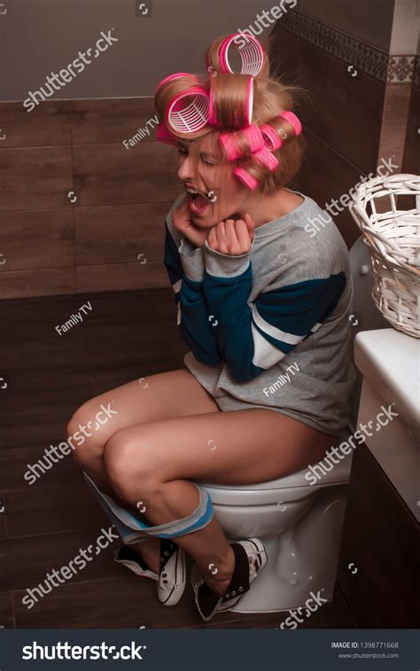 Funny Photo Sexy Woman Wc Sensual Stock Foto 1398771668 Shutterstock