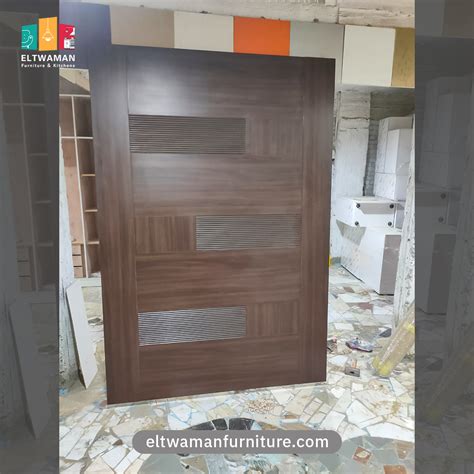 مجموعة متنوعة من الابواب الخشبية سواء باب منطبق او باب جرار