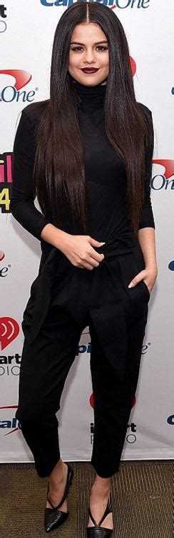 In Photos Selena Gomez S Cool Look In Turtleneck Sweaters Iwmbuzz