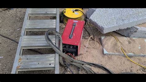 스텐물받이 시공중에 Youtube