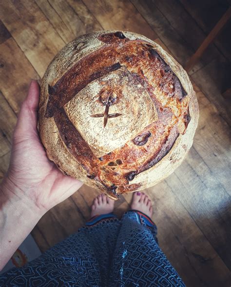 Marifetkas Place През това време Емине вече бе приготвила тестото Усети тя че нещо тревожи