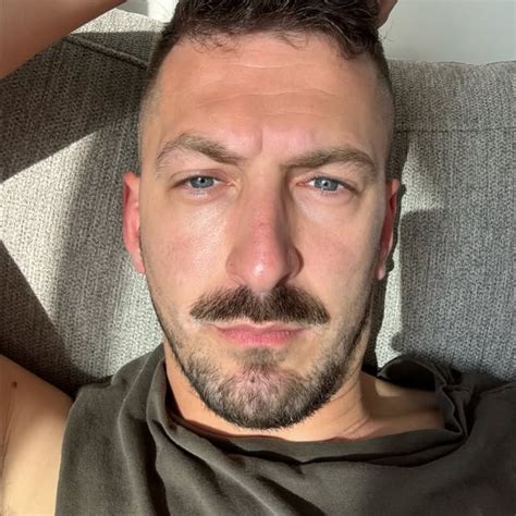 Romain Isidore Romainisi • Threads Say More