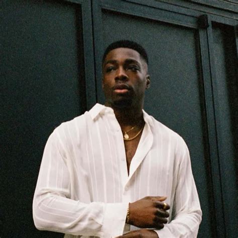 The 22 Hottest Men On Outer Banks Ranked