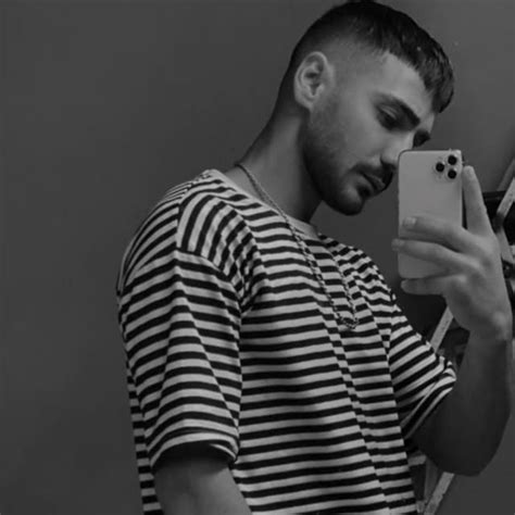 ‎𐰢𐰸𐰢𐰢𐰑‎ Najafimohmadm • Threads Say More