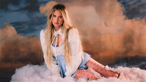 Interview Evalyn Chats Salvation Deluxe And Her Style