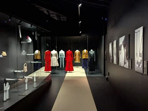 Cicle Expositor Dali Exhibitions