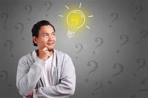 Idea Del Hombre Joven Preguntando Foto De Archivo Imagen De Negocios