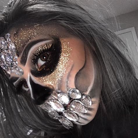 Pin By Michelle On Make Up Amazing Halloween Makeup Halloween