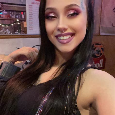 Hannah Grilliot Hannah Grilliot Added A New Photo