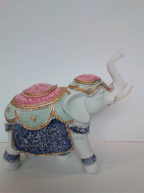 Статуетка слон цветен Аксесоари Варна Статуетка слон от полирезин размер 18см