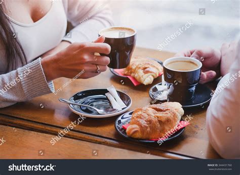 카페 4349343개가 넘는 로열티 프리 라이선스 대상 스톡 사진 Shutterstock