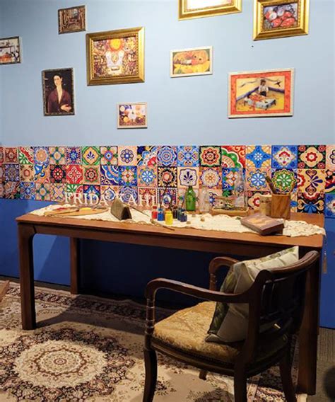 가장 어두운 순간 발견한 행복 프리다 칼로 사진전