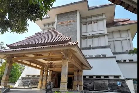 Museum Keris Nusantara Lokasi Sejarah Koleksi Jam Buka Dan Harga