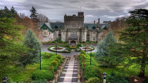 Hatley Castle Backiee