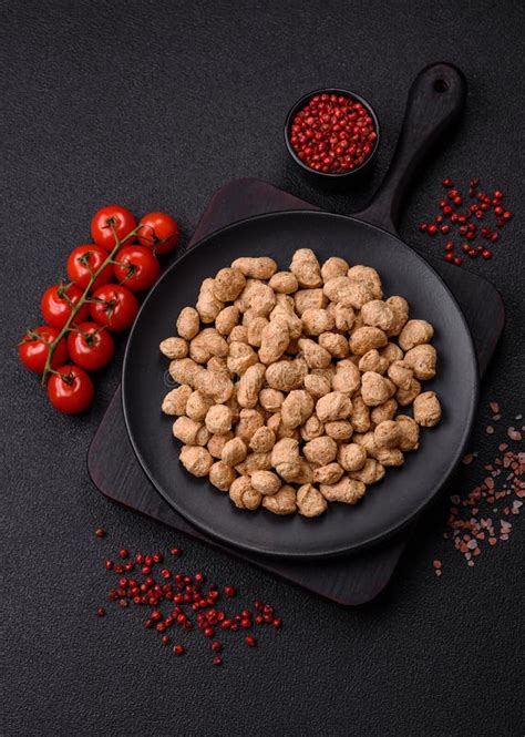 Dry Soybean Meat Pellets Diet Food For Vegan And Vegetarian Cuisine