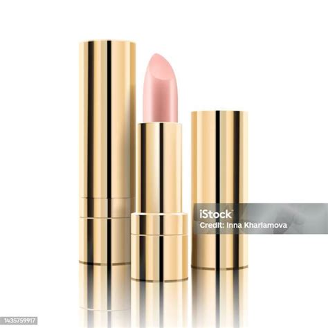 골든 립스틱 튜브 템플릿 벡터 모형 3d 현실적인 포장 뚜껑으로 열고 닫습니다 아름다운 입술을위한 장식 화장품 흰색에 고립된 벡터 일러스트 레이 션 3차원 형태에 대한 스톡