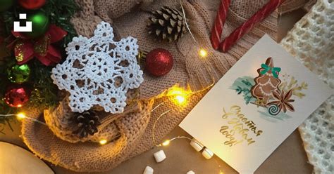 빨간색과 녹색 값싼 물건 공 사진 Unsplash의 무료 음식 이미지