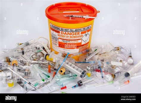 Sharps Box Hi Res Stock Photography And Images Alamy