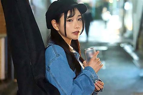 三葉ちはる 終電を逃した美少女と 日間だけの恋人生活イチャラブフェラされて体を求め合う 無料AV動画