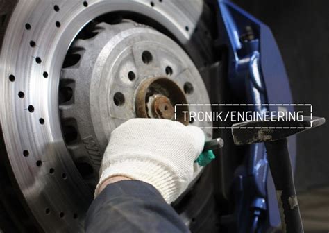 Замена тормозных колодок в многопоршневых суппортах Brembo | TRONIK ...
