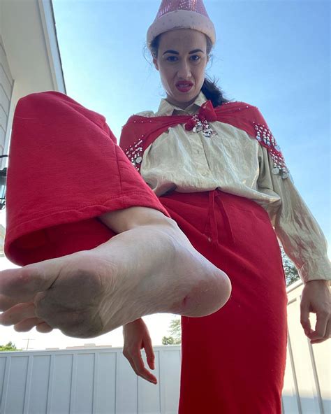 Colleen Ballingers Feet