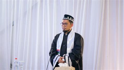 Profil Ustaz Adi Hidayat Pendidikan Perjalanan Karier Karya Dan