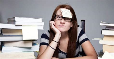 बनना है Ias अफसर तो यूपीएससी प्रीलिम्स और मेन्स के लिए बेस्ट हैं ये किताबें Best Books For