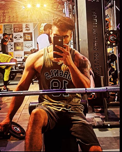 Manik Arora Mnkarora • Instagram Photos And Videos