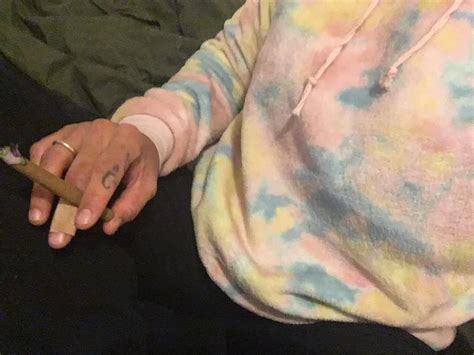 Fuzzy Wuzzy Was A Girl 🌈💜💙 Scrolller