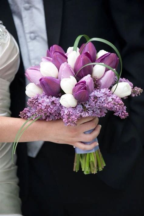 Precioso Bouquet Con Tulipanes En Tonos Morados Y Lilas