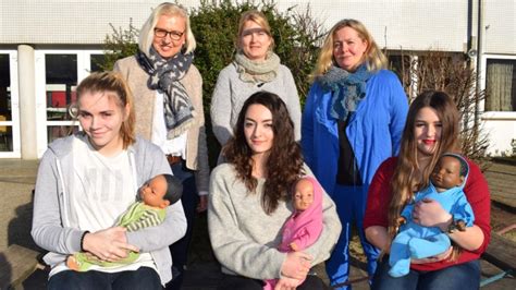 Schüler aus Pinneberg werden Eltern auf Probe
