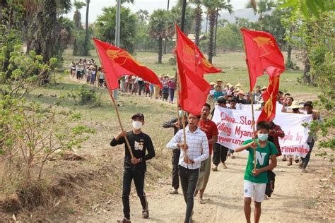 Mizzima News On Twitter တရုတ်နိုင်ငံအလံကို မီးရှို့ဆန္ဒပြခဲ့သည့် ကျေးရွာပေါင်းစုံ သပိတ်စစ်က