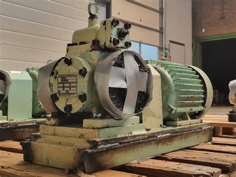 Used Mycom M50pm Oil Pump Nh3 Hos Bv